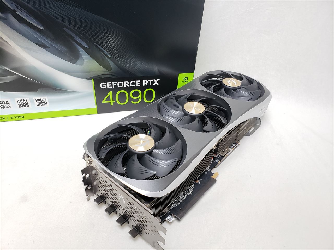 [保証確認] ZTRTX4090AMPEXAIRO/ZT-D40900B-10P ZOTAC GAMING GeForce RTX 4090 AMP Extreme AIRO 各サイトで併売に ...