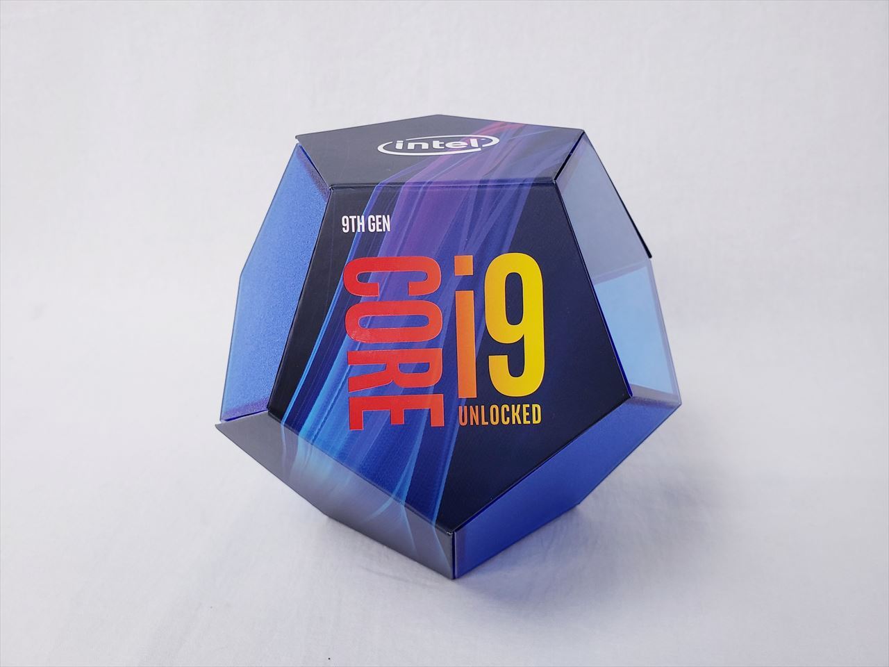 Core i9-9900K BOX (3.60GHz/ターボブースト時5.00GHz/8-core 16-thread/Total Cache ...