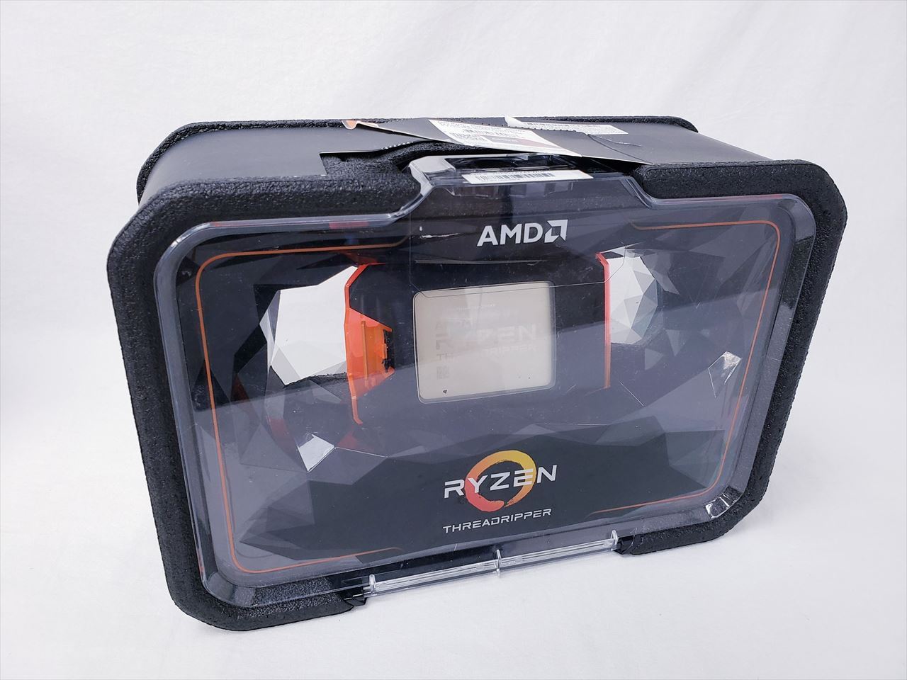 Ryzen Threadripper 2990WX (32-core 64-thread/3.0GHz/ターボブースト時 4.2GHz/L2 ...