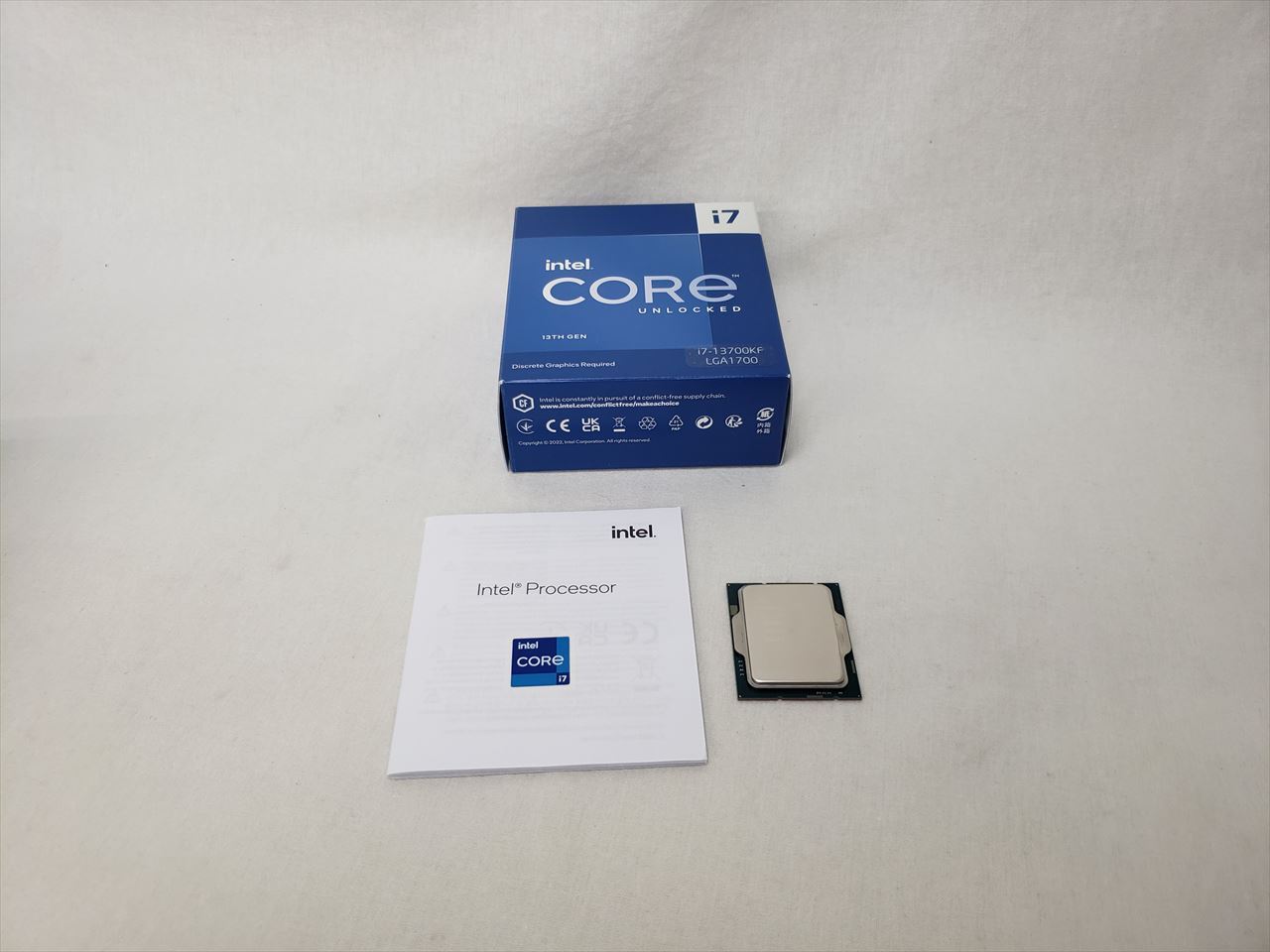 Core i7-13700KF BOX (3.4/2.5GHz 16(8+8)コア/24スレッド Turbo Boost Max3.0 ...