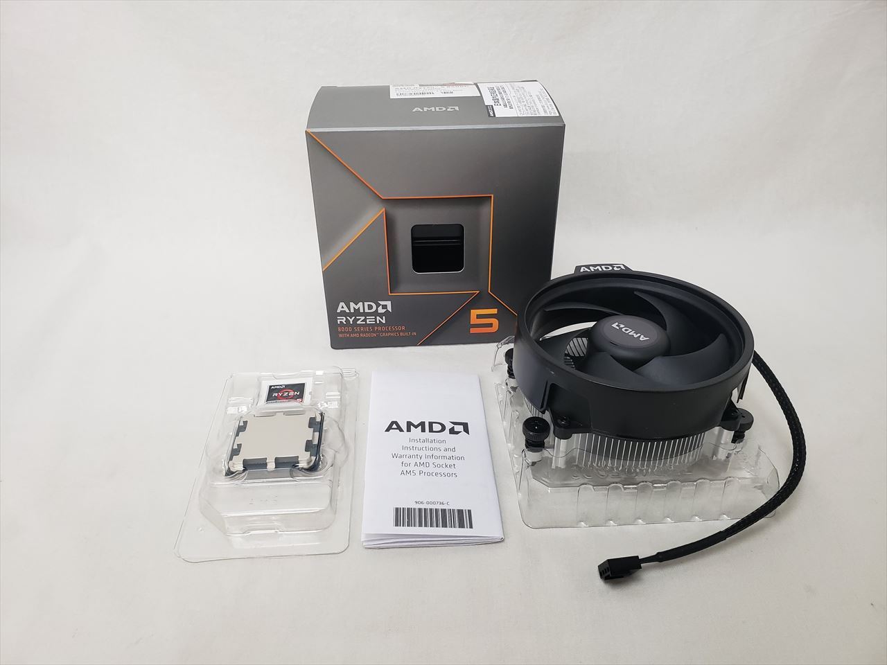 AMD Ryzen5 8500G With Wraith Stealth cooler (6C/12T、3.5Ghz(最大5.0)、65W ...