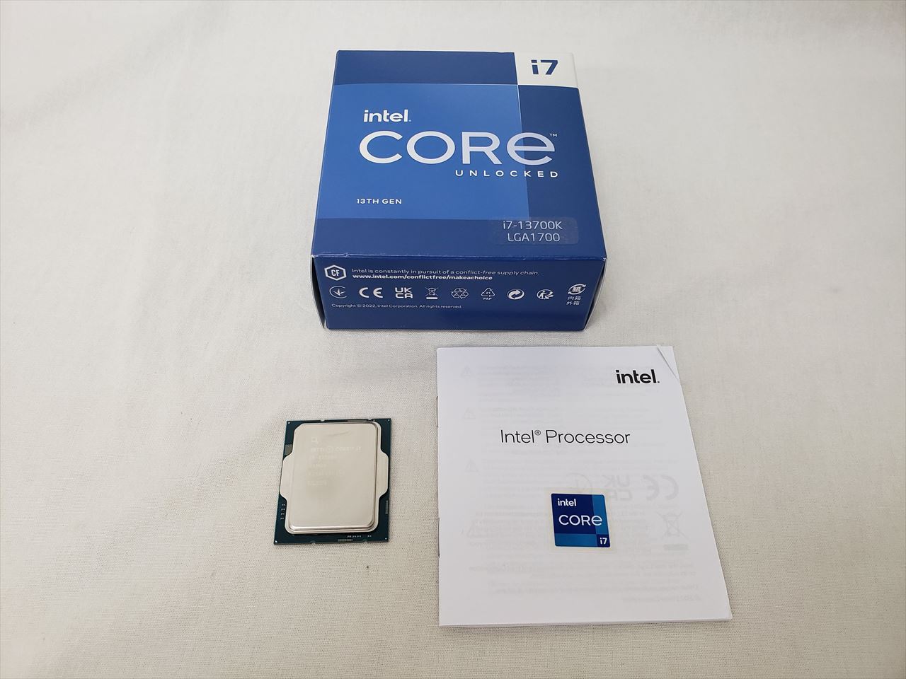 Core i7-13700K BOX (3.4/2.5GHz 16(8+8)コア/24スレッド Turbo Boost Max3.0/スマート ...