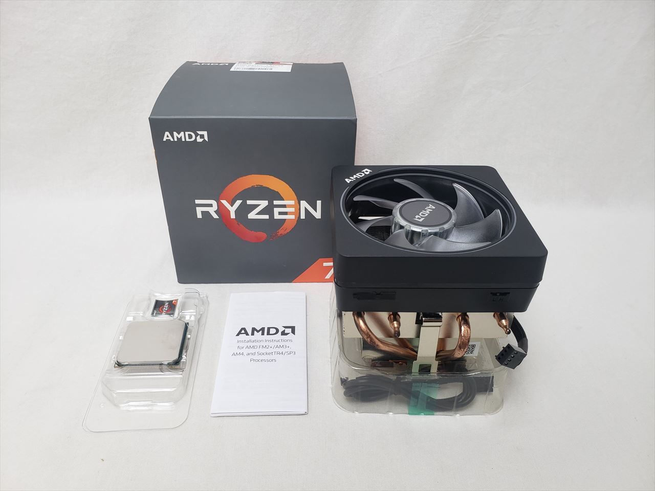 Ryzen 7 2700X with Wraith Prism cooler (8-core 16-thread/3.7GHz/ターボブースト ...