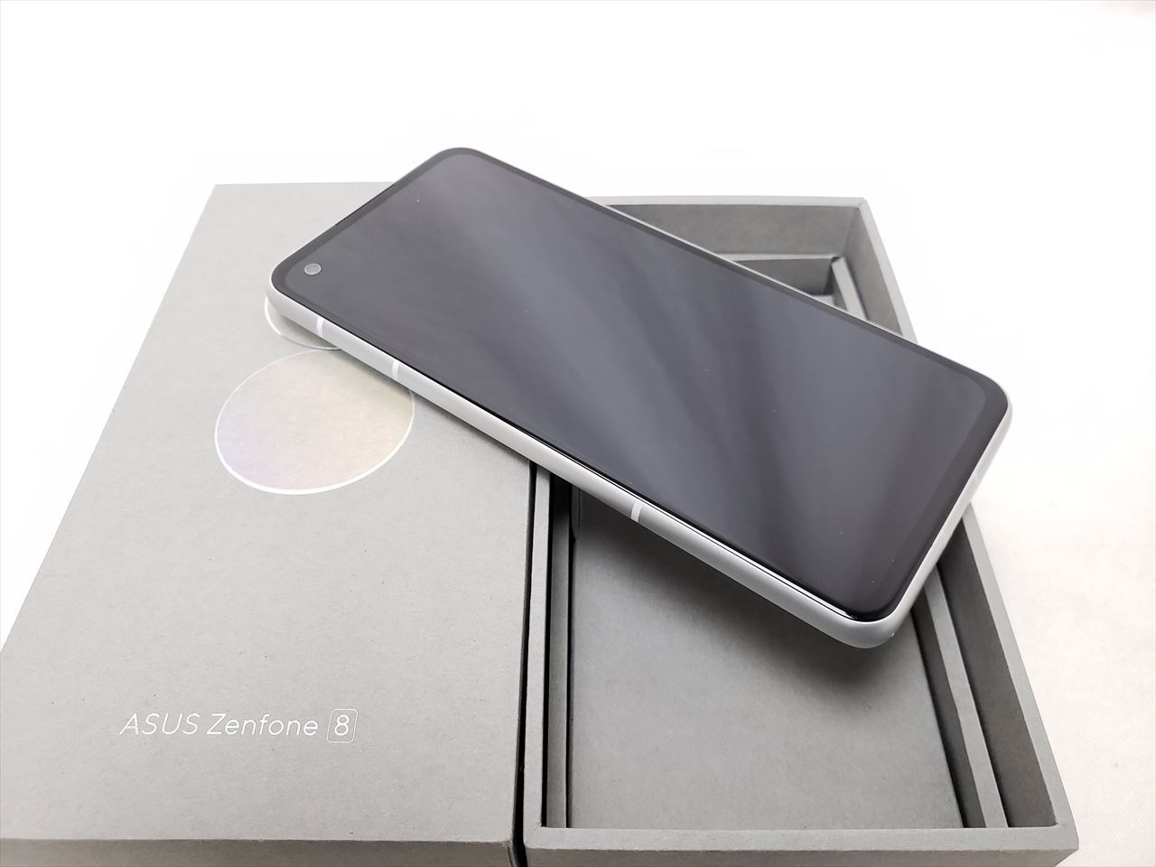 ZenFone8 (8GB/128GB) ホライゾンシルバー /ZS590KS-SL128S8 国内版 各サイトで併売につき売切れのさいはご容赦願います。 | スマートフォン/携帯電話 ...